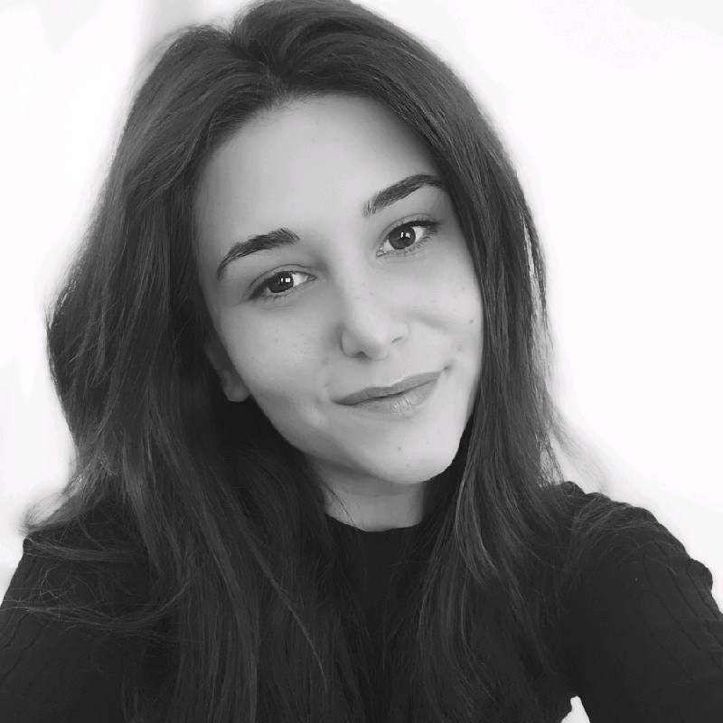 بِ المحليات - بعد اصابتها في القصف الاسرائيلي…الزميلة كريستينا عاصي ...