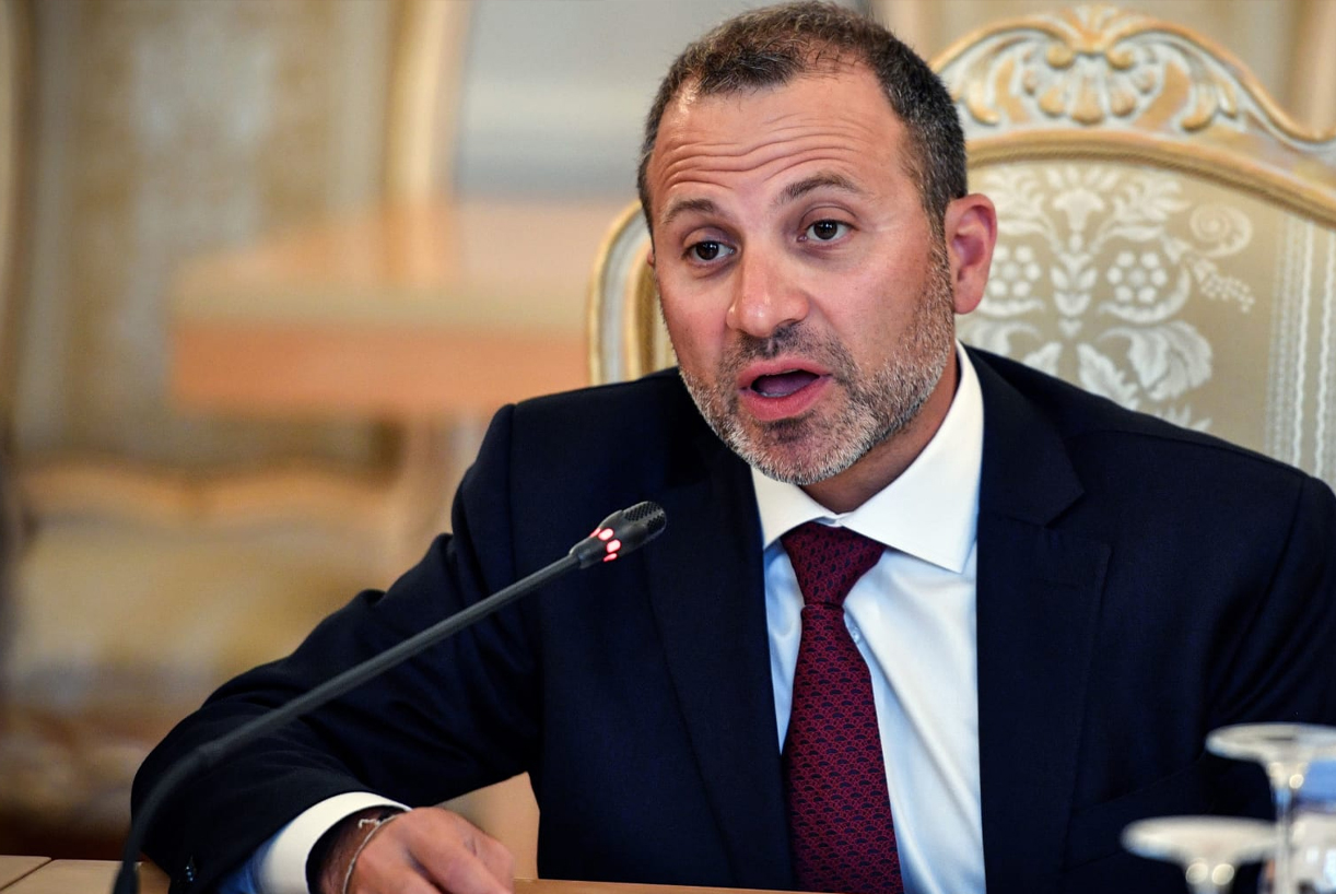 - باسيل من عشاء لـ"الوطني الحر": لماذا ننتظر الدول ولا نقرر نحن بالرئاسة