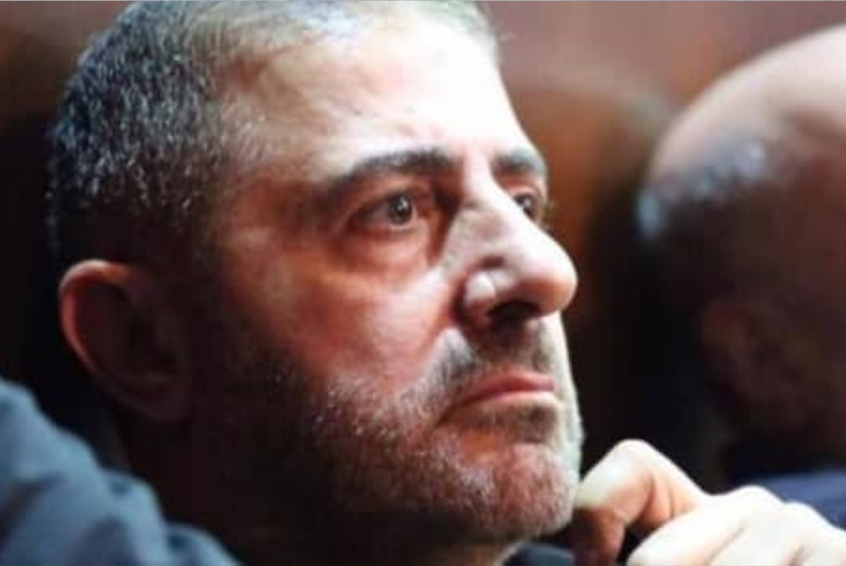 بِ المحليات - وفيق صفا.. يشرف شخصياً على شحنات الأسلحة المخزّنة في المطار!