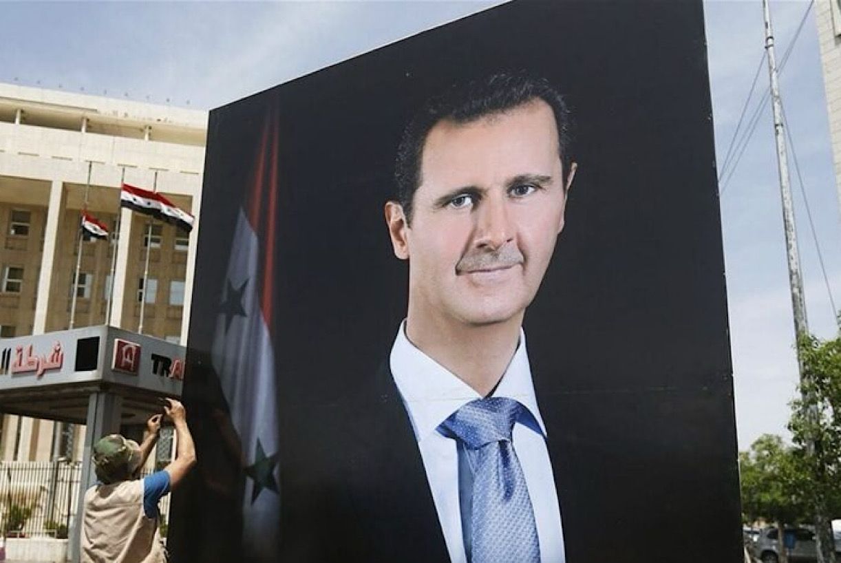 بِ الدوليات - ساعات الأسد الأخيرة في دمشق